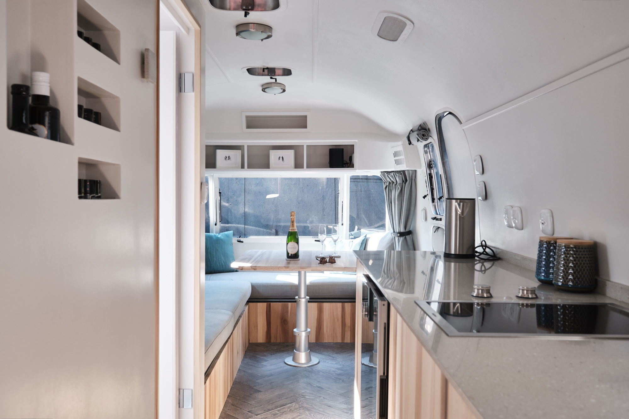 1974 Airstream Overlander - Aucoot