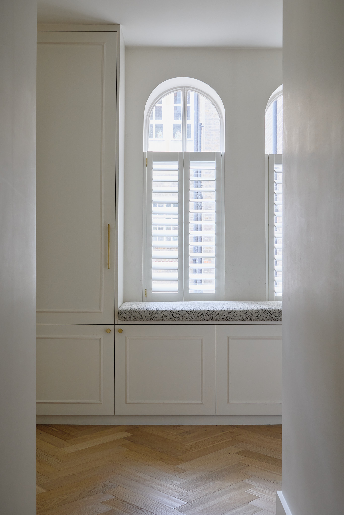 Clock Court, Snaresbrook, London E11 - Aucoot